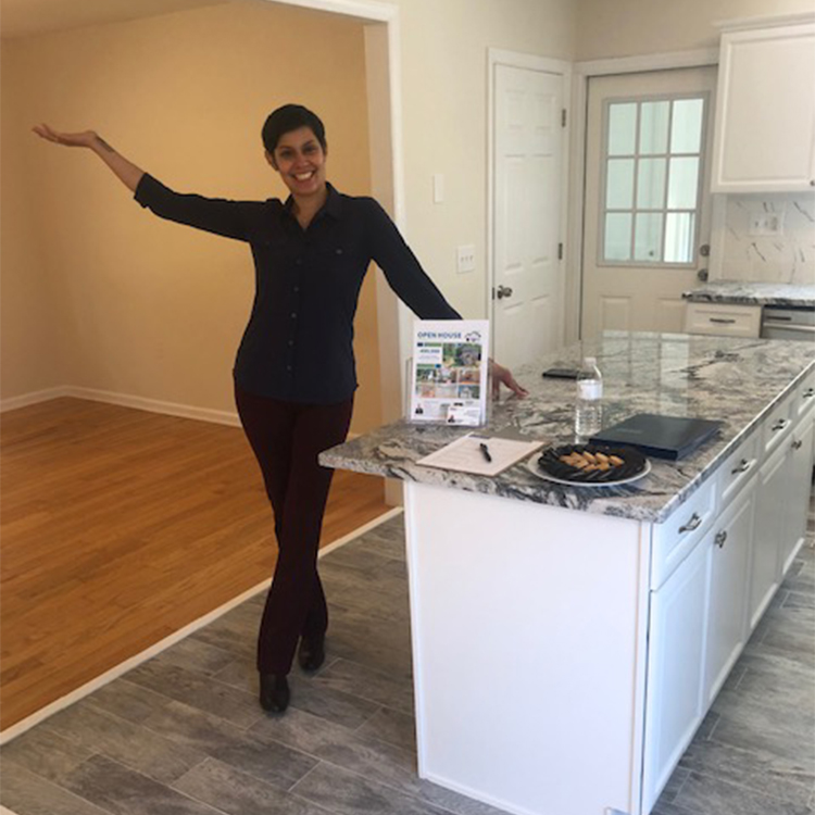 Manny Minaya - MannyKnowsHomes.com