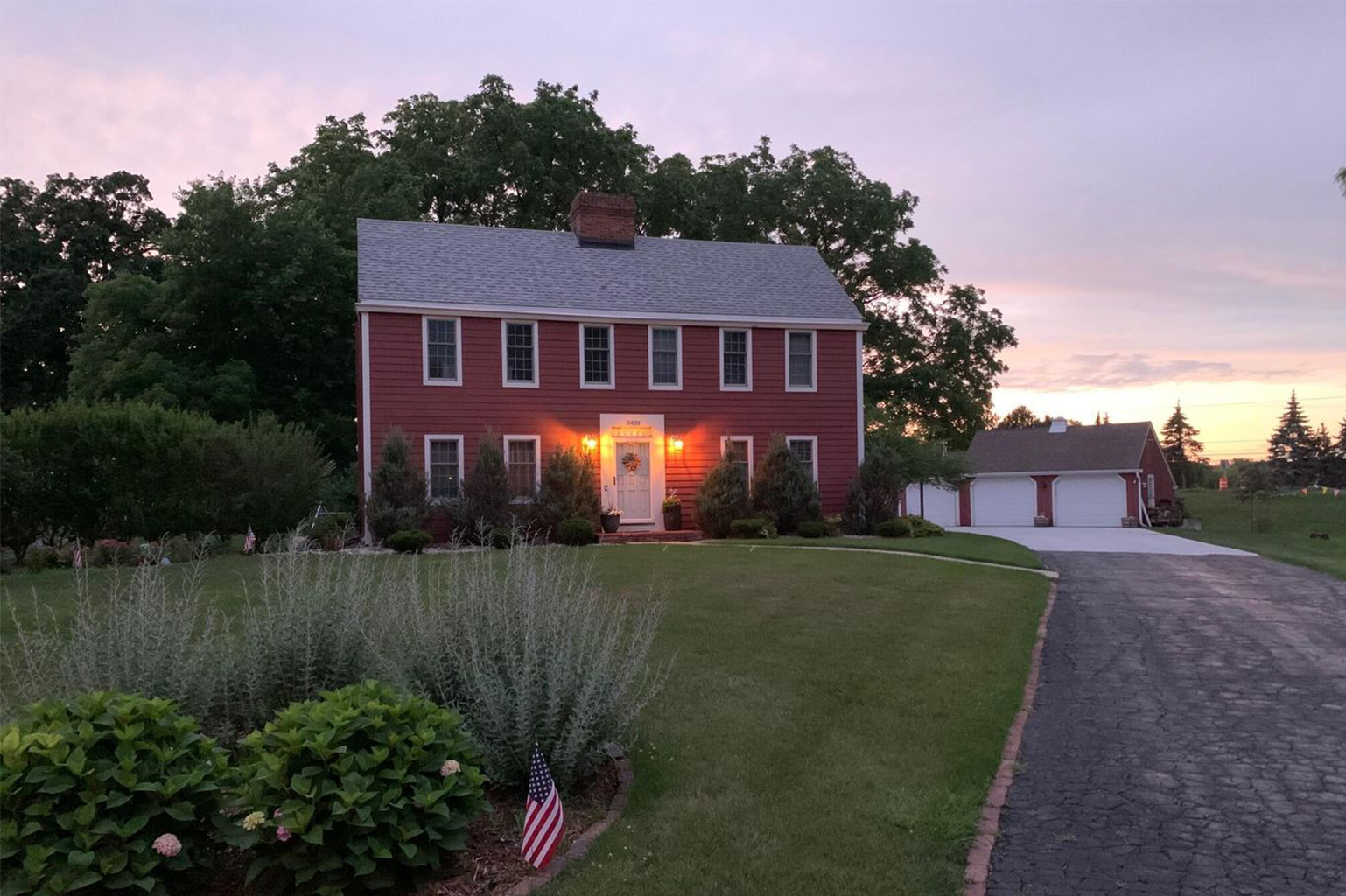 brokered by Epique Realty - Cameron & Debra